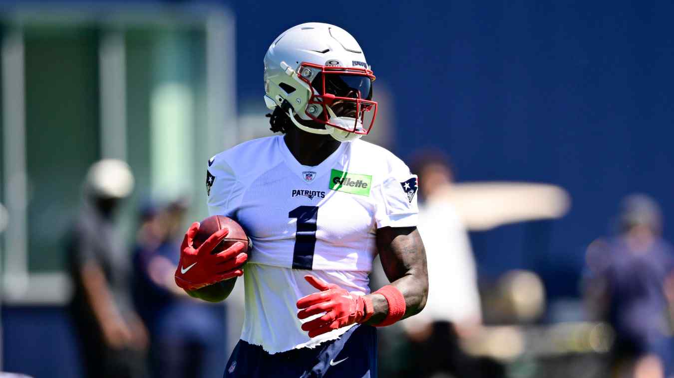 New Patriots WR AJ Brown Speaks out on QB Drake Maye