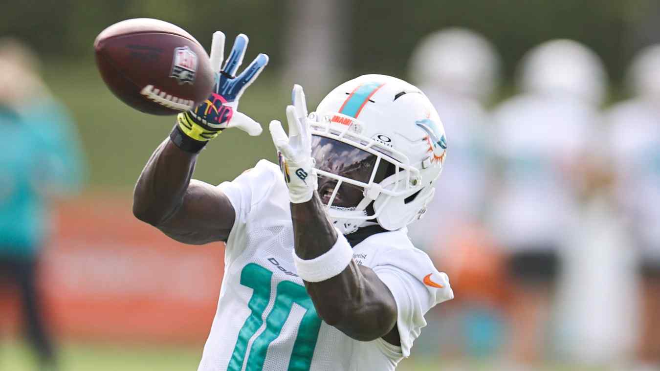 Dolphins’ New No. 1 Target Without Tyreek Hill Emerging