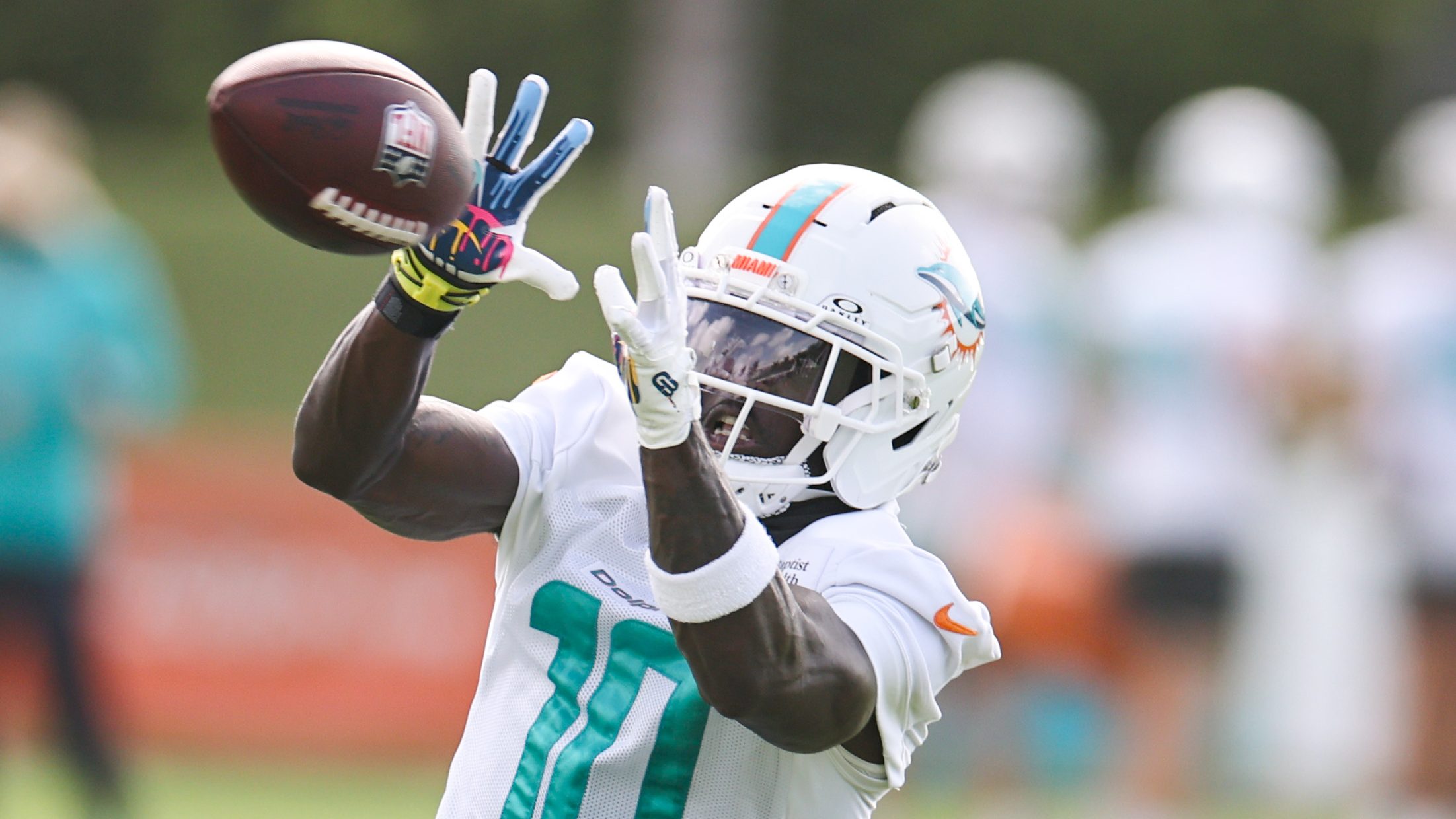 Dolphins’ New No. 1 Target Without Tyreek Hill Emerging