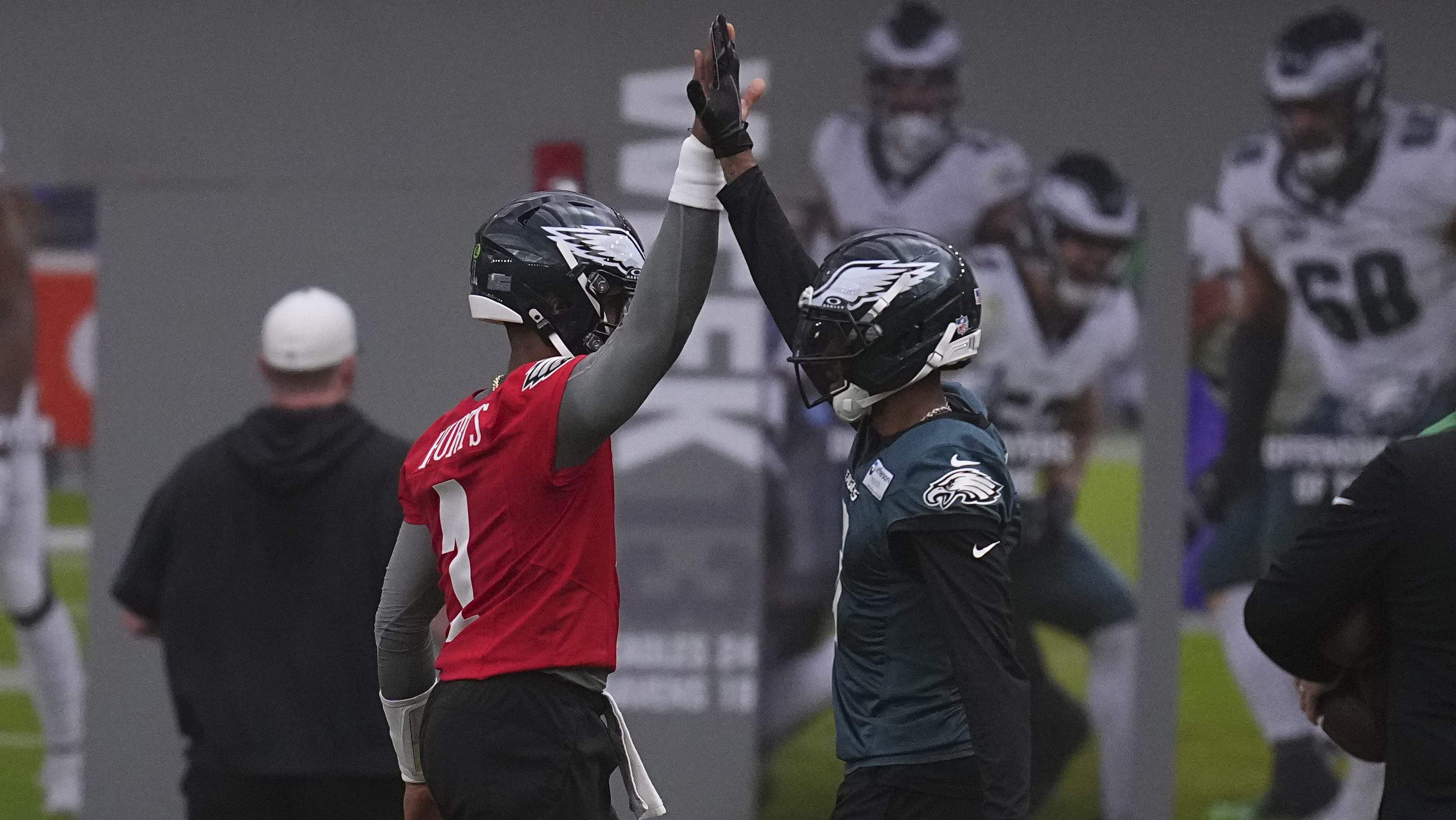 Eagles WR DeVonta Smith Gets Married with Jalen Hurts in Attendance