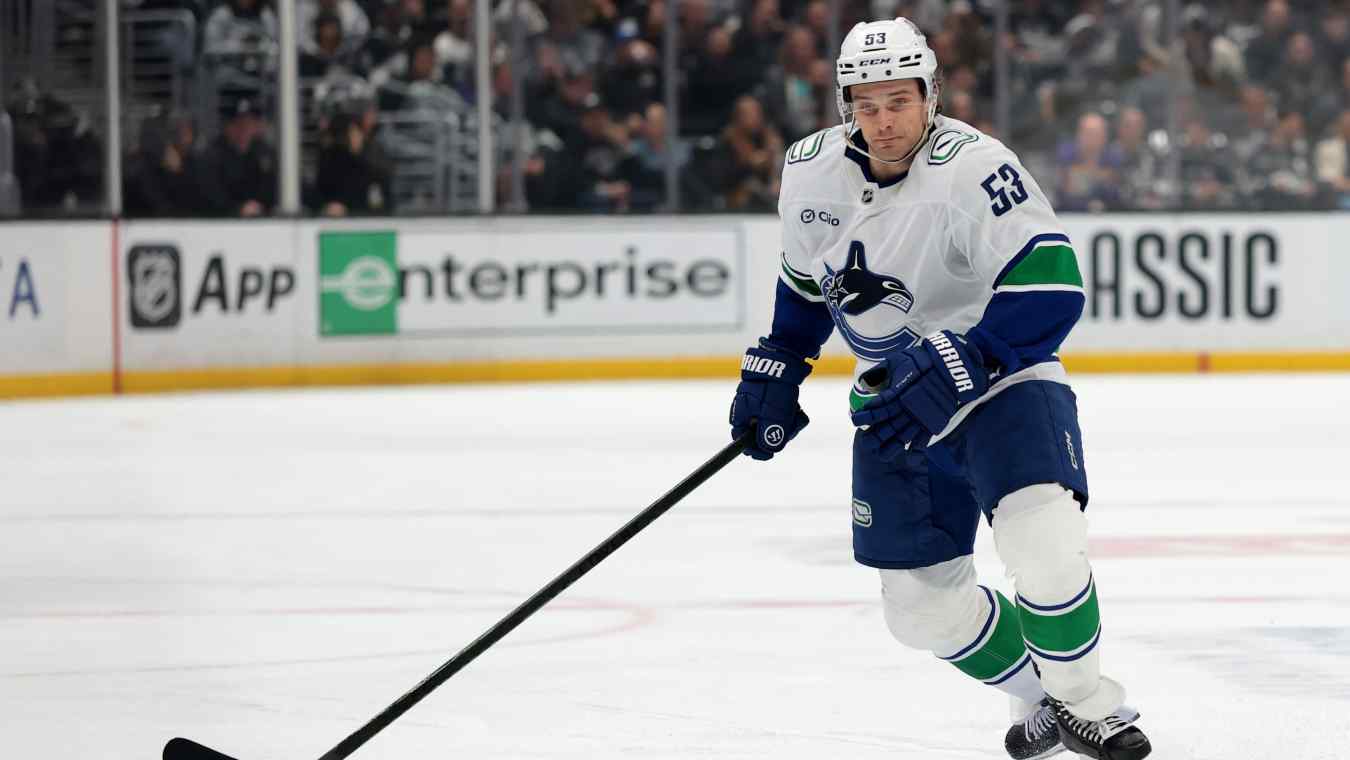 Canucks UFA Center Named Potential Target for Maple Leafs