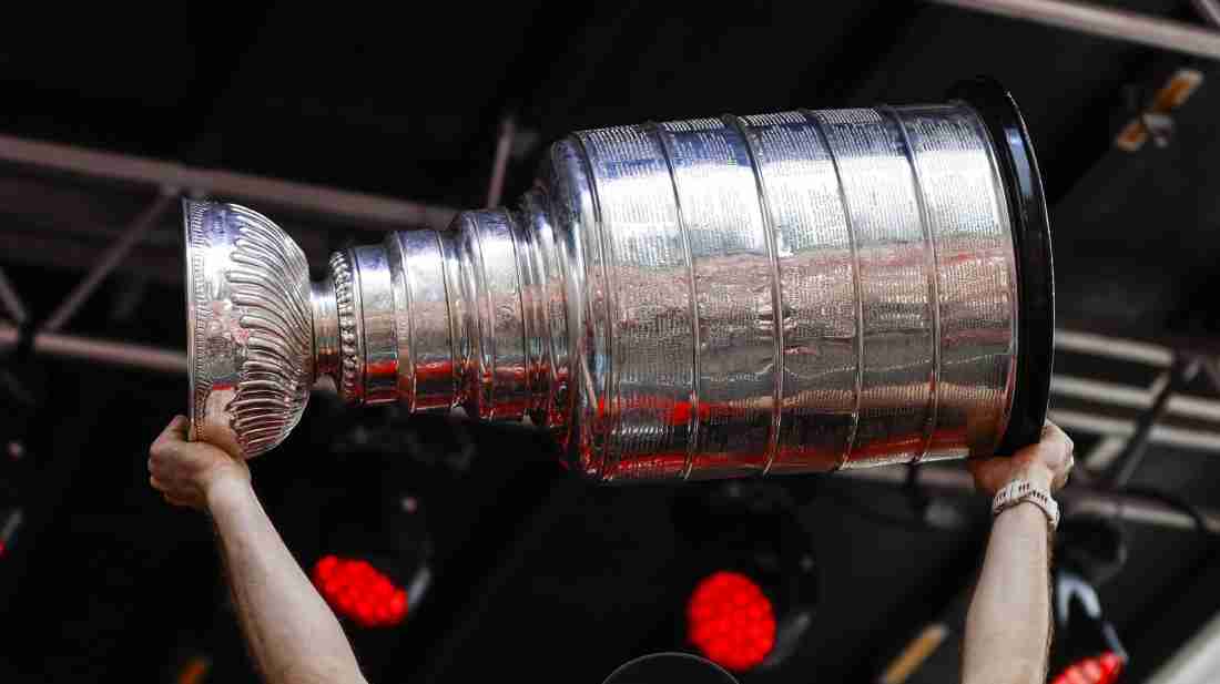 Breaking: Oilers Sign Stanley Cup-Winning Goaltender - HEAVY